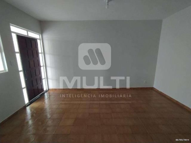 Casa / Sobrado para Venda em Uberlândia/MG Cidade Jardim 4 Quartos
