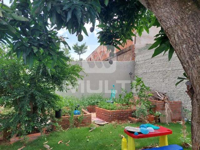 Casa / Sobrado para Venda em Uberlândia/MG Cidade Jardim 4 Quartos