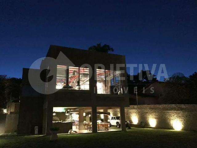Casa / Sobrado para Venda em Uberlândia/MG Cidade Jardim 4 Quartos