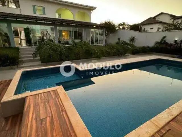 Casa / Sobrado para Venda em Uberlândia/MG Cidade Jardim 4 Quartos
