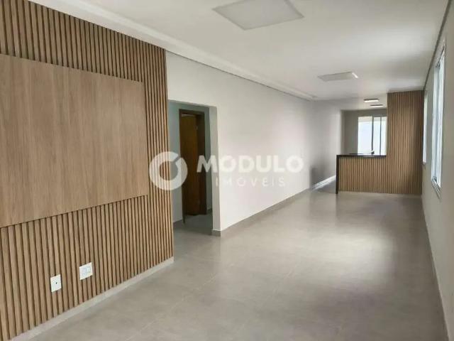 Casa / Sobrado para Venda em Uberlândia/MG Cidade Jardim 4 Quartos