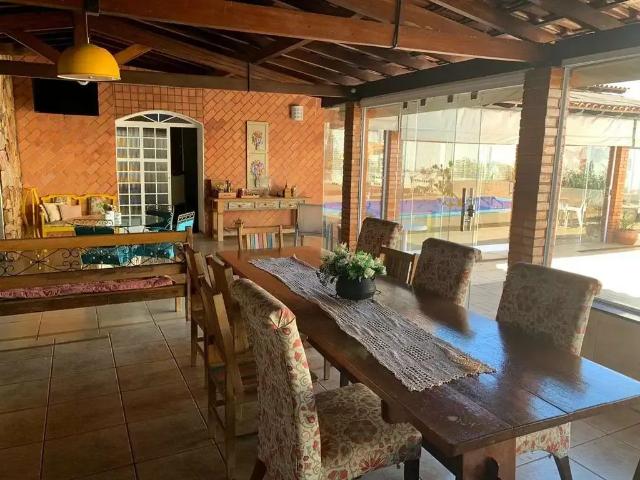 Casa / Sobrado para Venda em Uberlândia/MG Cidade Jardim 4 Quartos