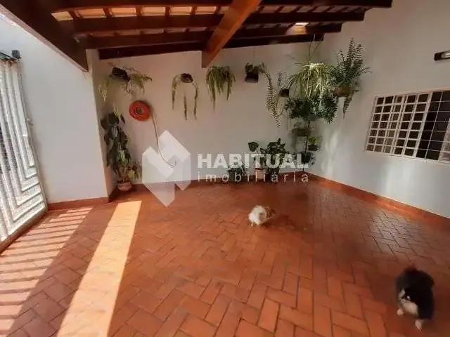 Casa / Sobrado para Venda em Uberlândia/MG Cidade Jardim 5 Quartos