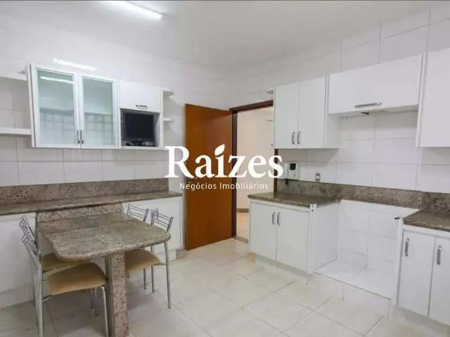 Casa / Sobrado para Venda em Uberlândia/MG Cidade Jardim 5 Quartos