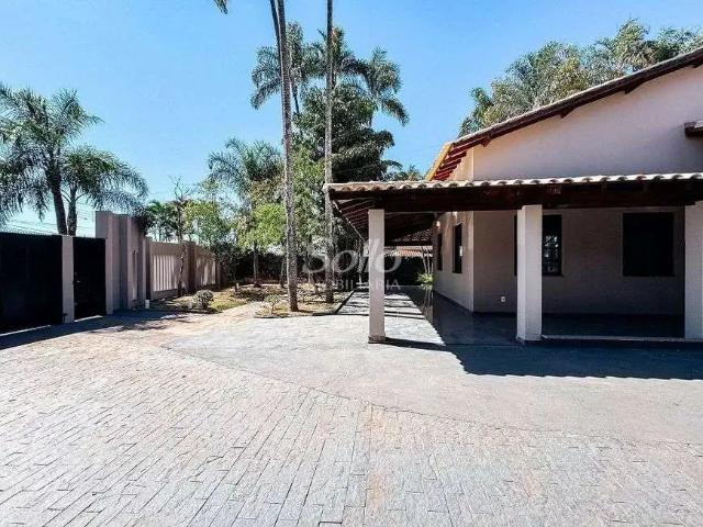 Casa / Sobrado para Venda em Uberlândia/MG Cidade Jardim 5 Quartos