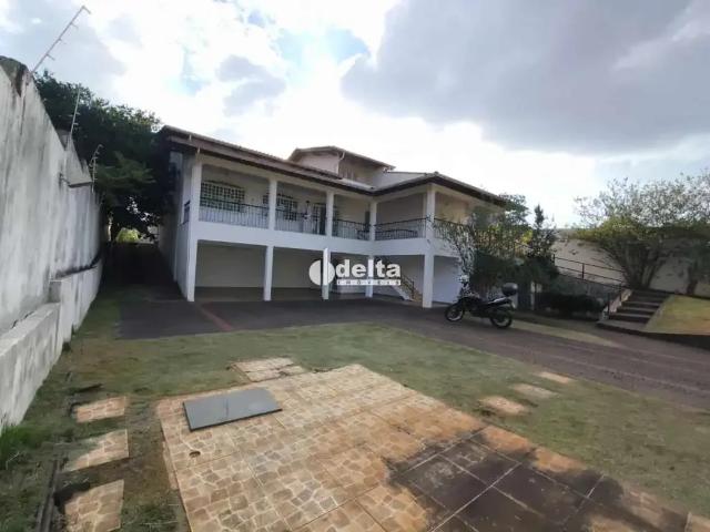 Casa / Sobrado para Venda em Uberlândia/MG Cidade Jardim 5 Quartos