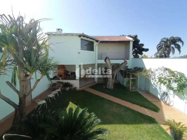 Casa / Sobrado para Venda em Uberlândia/MG Cidade Jardim 5 Quartos