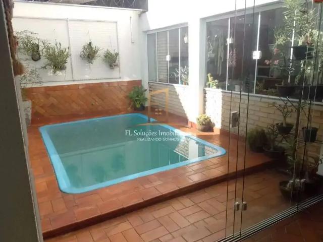 Casa / Sobrado para Venda em Uberlândia/MG Cidade Jardim 5 Quartos