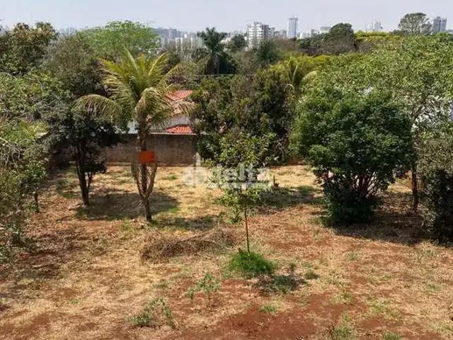 Casa / Sobrado para Venda em Uberlândia/MG Cidade Jardim 6 Quartos