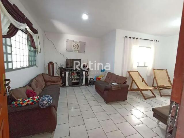 Casa / Sobrado para Venda em Uberlândia/MG Cidade Jardim 2 Quartos