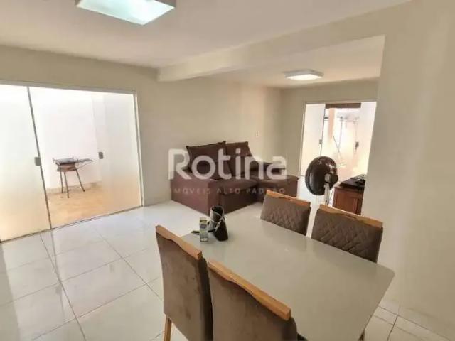 Casa / Sobrado para Venda em Uberlândia/MG Cidade Jardim 2 Quartos