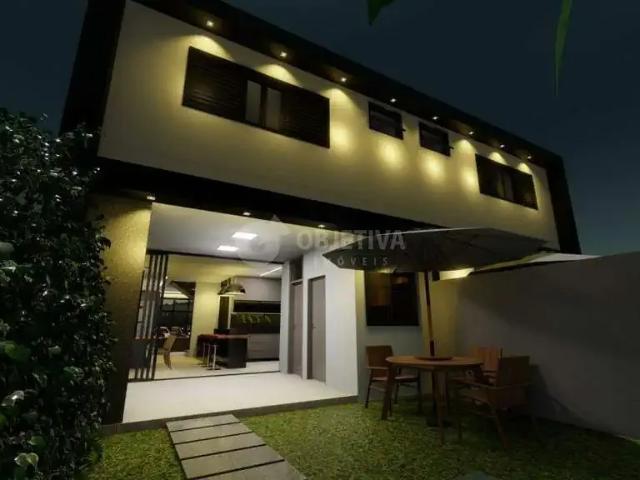 Casa / Sobrado para Venda em Uberlândia/MG Cidade Jardim 3 Quartos