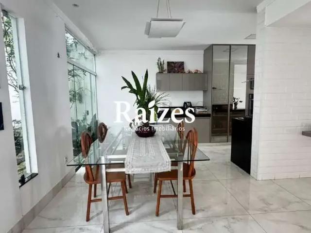 Casa / Sobrado para Venda em Uberlândia/MG Cidade Jardim 3 Quartos