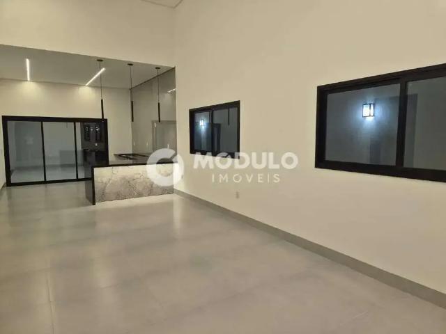 Casa / Sobrado para Venda em Uberlândia/MG Cidade Jardim 3 Quartos