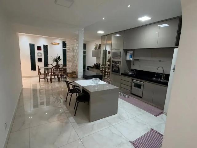 Casa / Sobrado para Venda em Uberlândia/MG Cidade Jardim 3 Quartos