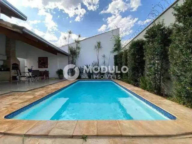 Casa / Sobrado para Venda em Uberlândia/MG Cidade Jardim 3 Quartos