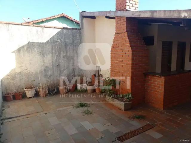 Casa / Sobrado para Venda em Uberlândia/MG Cidade Jardim 3 Quartos