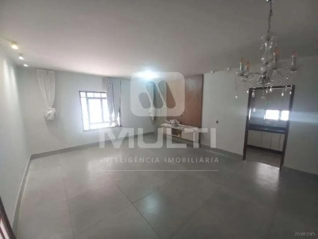 Casa / Sobrado para Venda em Uberlândia/MG Cidade Jardim 3 Quartos