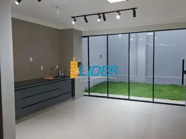 Casa / Sobrado para Venda em Uberlândia/MG Cidade Jardim 3 Quartos