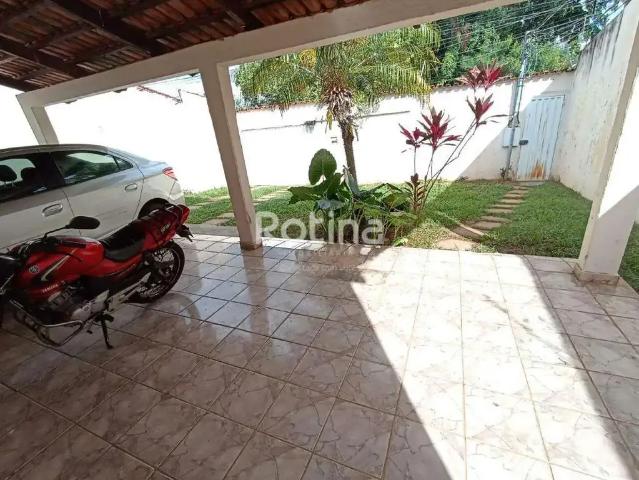 Casa / Sobrado para Venda em Uberlândia/MG Cidade Jardim 3 Quartos
