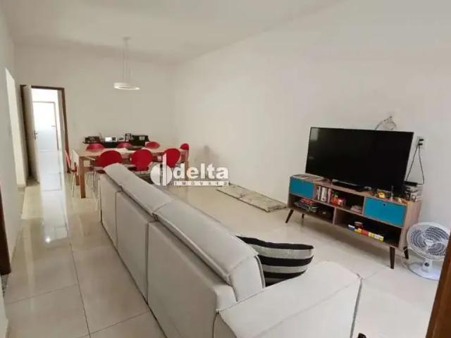 Casa / Sobrado para Venda em Uberlândia/MG Cidade Jardim 3 Quartos