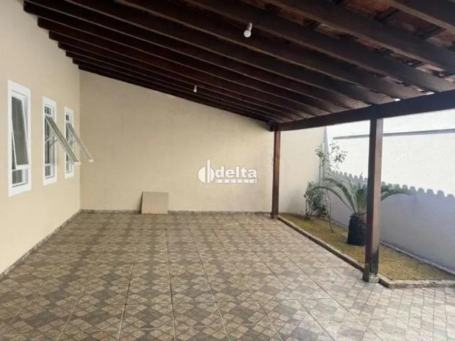 Casa / Sobrado para Venda em Uberlândia/MG Cidade Jardim 3 Quartos