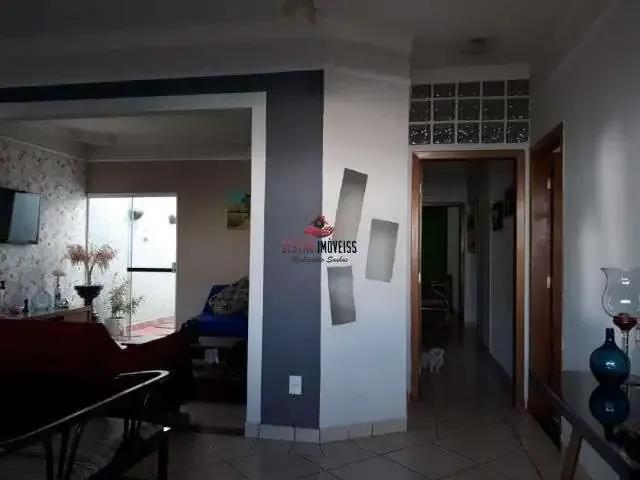Casa / Sobrado para Venda em Uberlândia/MG Cidade Jardim 3 Quartos
