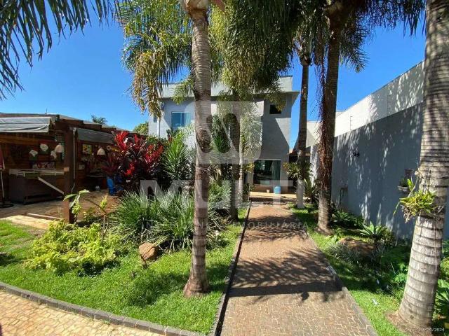 Casa / Sobrado para Venda em Uberlândia/MG Cidade Jardim 3 Quartos