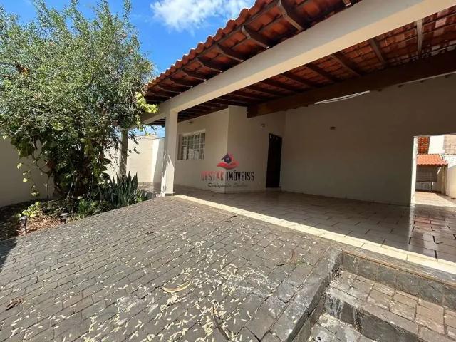 Casa / Sobrado para Venda em Uberlândia/MG Cidade Jardim 3 Quartos