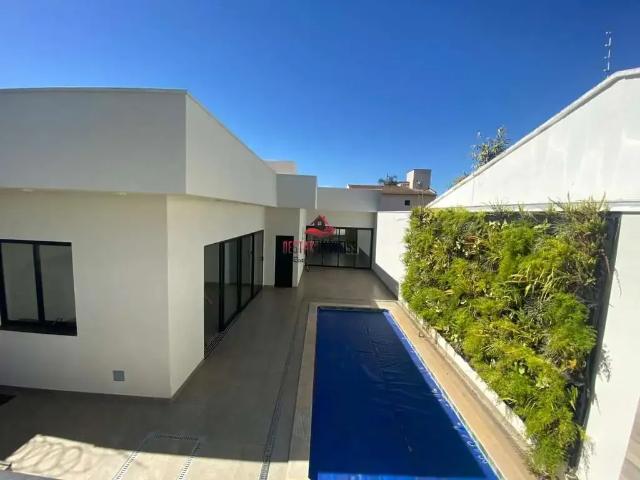Casa / Sobrado para Venda em Uberlândia/MG Cidade Jardim 3 Quartos