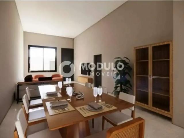 Casa / Sobrado para Venda em Uberlândia/MG Cidade Jardim 3 Quartos