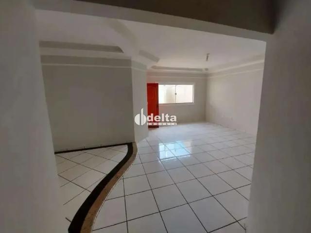 Casa / Sobrado para Venda em Uberlândia/MG Cidade Jardim 3 Quartos
