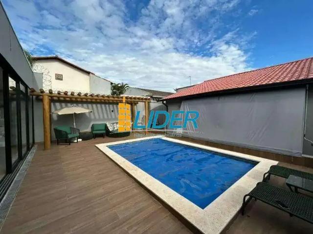 Casa / Sobrado para Venda em Uberlândia/MG Cidade Jardim 3 Quartos