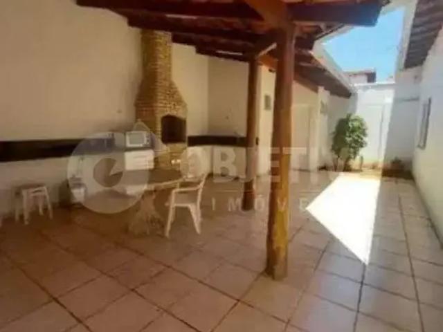 Casa / Sobrado para Venda em Uberlândia/MG Cidade Jardim 3 Quartos