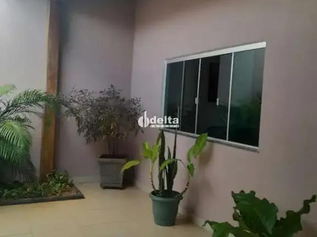 Casa / Sobrado para Venda em Uberlândia/MG Cidade Jardim 3 Quartos