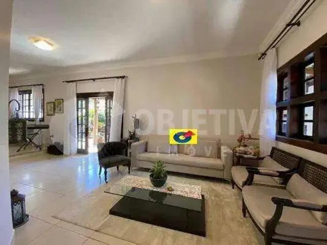Casa / Sobrado para Venda em Uberlândia/MG Cidade Jardim 3 Quartos