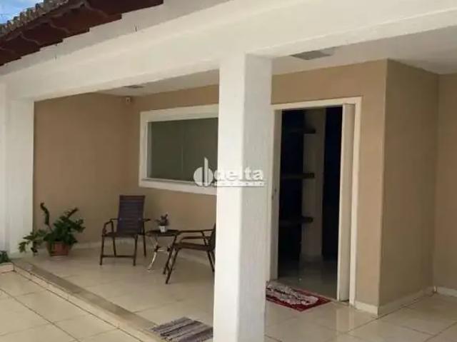 Casa / Sobrado para Venda em Uberlândia/MG Cidade Jardim 3 Quartos