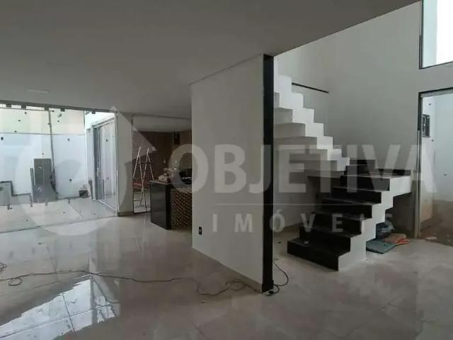 Casa / Sobrado para Venda em Uberlândia/MG Cidade Jardim 3 Quartos