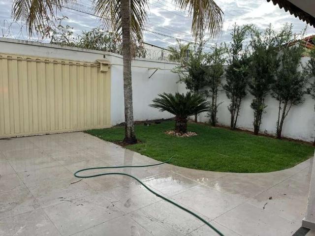 Casa / Sobrado para Venda em Uberlândia/MG Cidade Jardim 3 Quartos