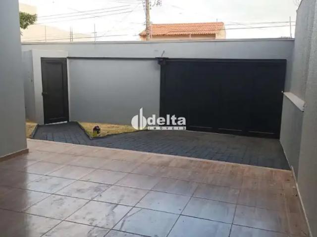 Casa / Sobrado para Venda em Uberlândia/MG Cidade Jardim 3 Quartos