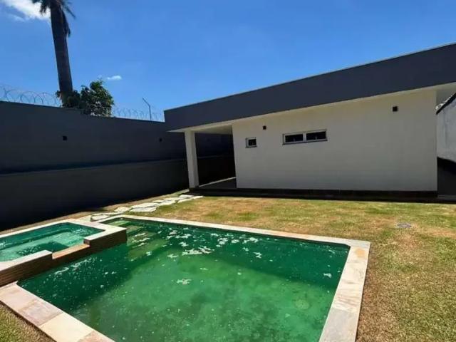 Casa / Sobrado para Venda em Uberlândia/MG Cidade Jardim 3 Quartos