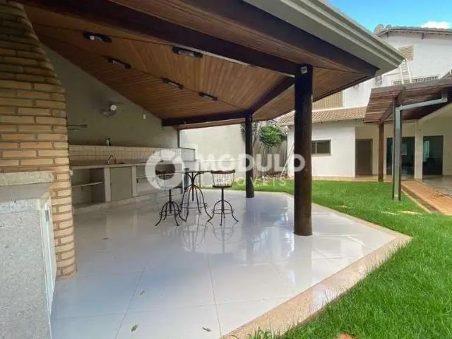 Casa / Sobrado para Venda em Uberlândia/MG Cidade Jardim 3 Quartos