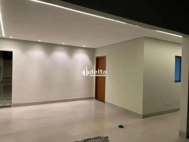 Casa / Sobrado para Venda em Uberlândia/MG Cidade Jardim 3 Quartos