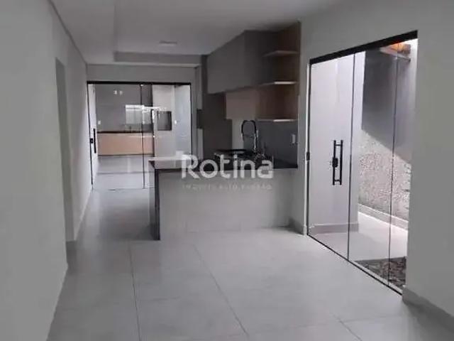 Casa / Sobrado para Venda em Uberlândia/MG Cidade Jardim 3 Quartos