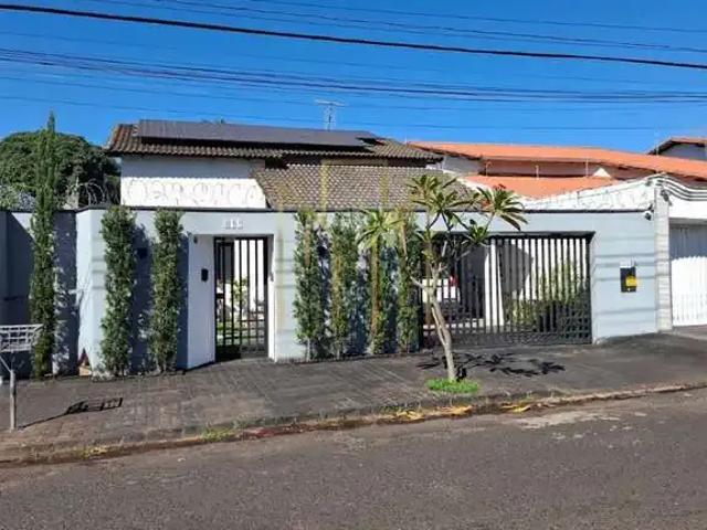 Casa / Sobrado para Venda em Uberlândia/MG Cidade Jardim 3 Quartos