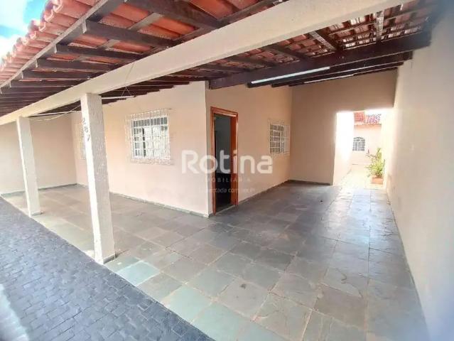 Casa / Sobrado para Venda em Uberlândia/MG Cidade Jardim 3 Quartos