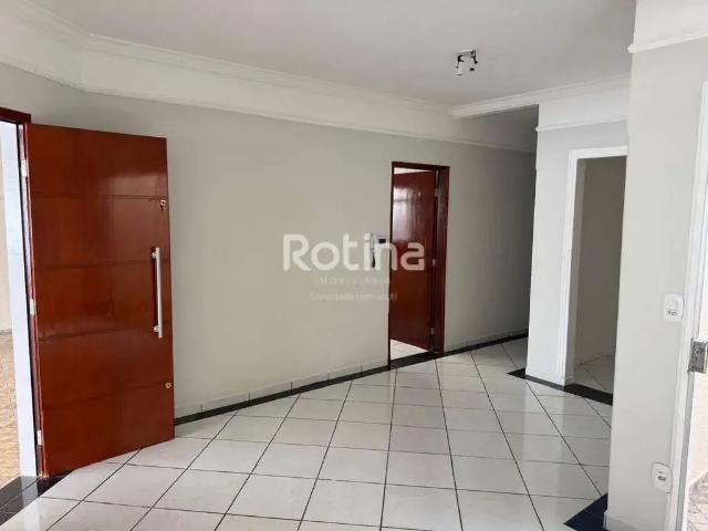 Casa / Sobrado para Venda em Uberlândia/MG Cidade Jardim 3 Quartos