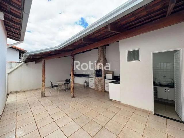 Casa / Sobrado para Venda em Uberlândia/MG Cidade Jardim 3 Quartos