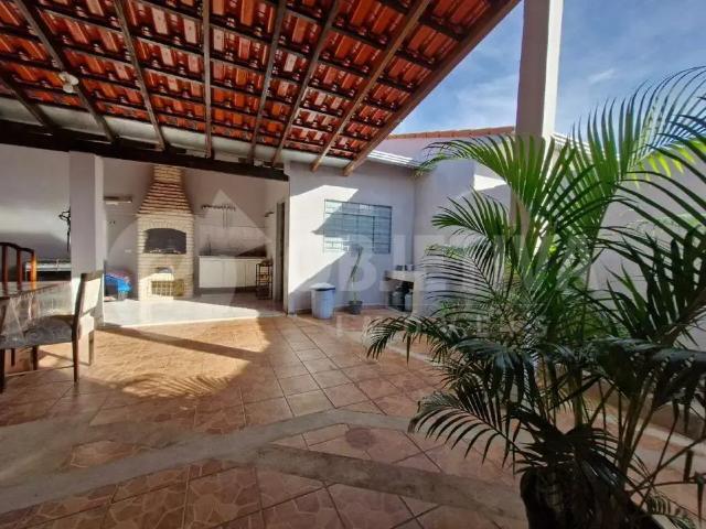 Casa / Sobrado para Venda em Uberlândia/MG Cidade Jardim 3 Quartos