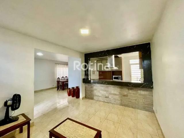 Casa / Sobrado para Venda em Uberlândia/MG Cidade Jardim 3 Quartos